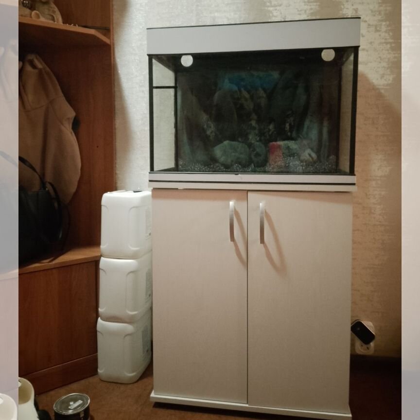 Аквариум на 70 литров с тумбой