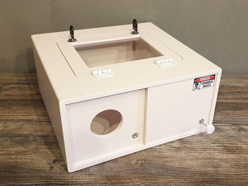 Укрытия/локеры для манипуляции с яд. рептилиями