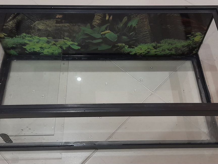 Продам террариум 20л