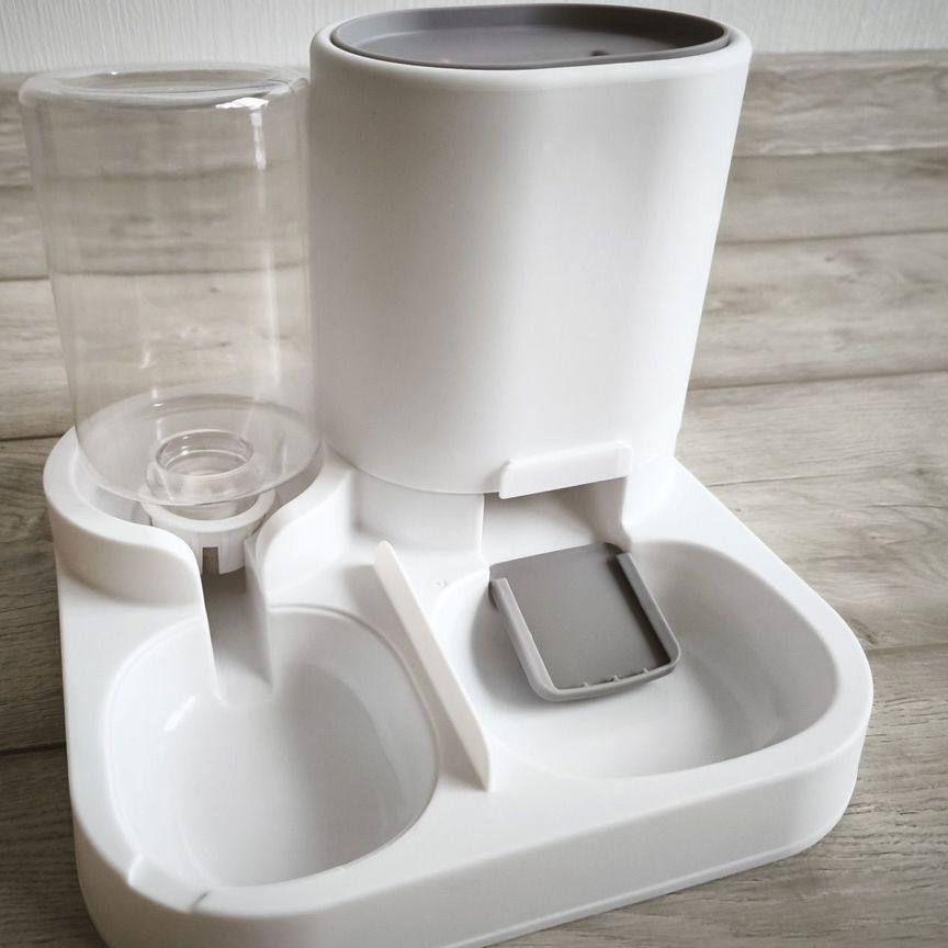 Атоматическая кормушка и поилка для кошек