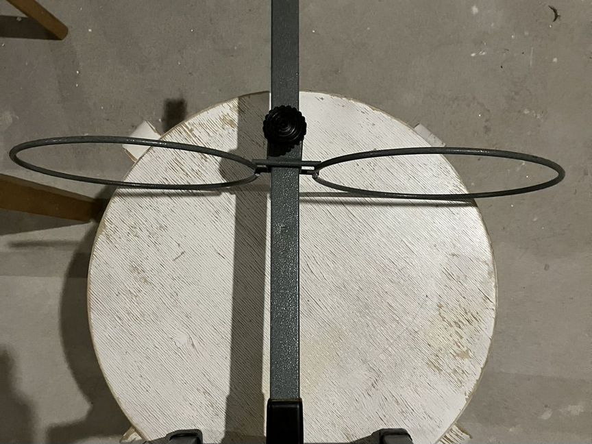 Стойка с мисками доя собак