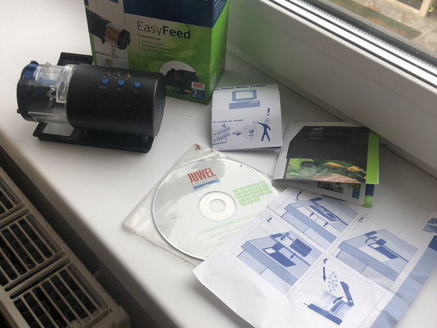 Автоматическая кормушка для рыб juwel