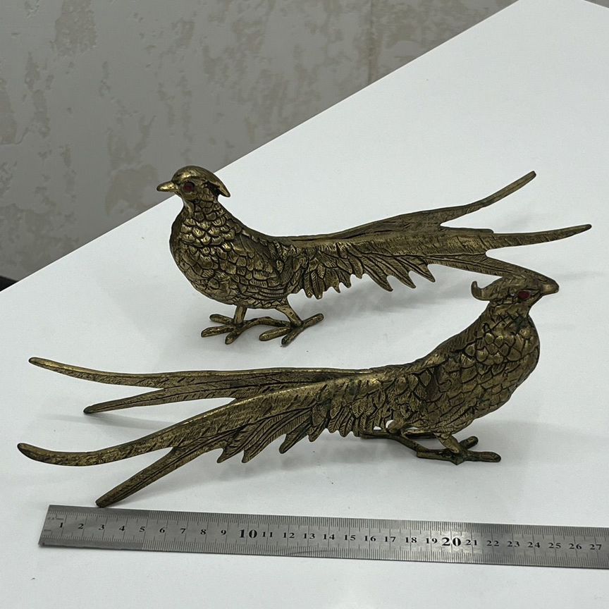 Пара бронзовых фазанов