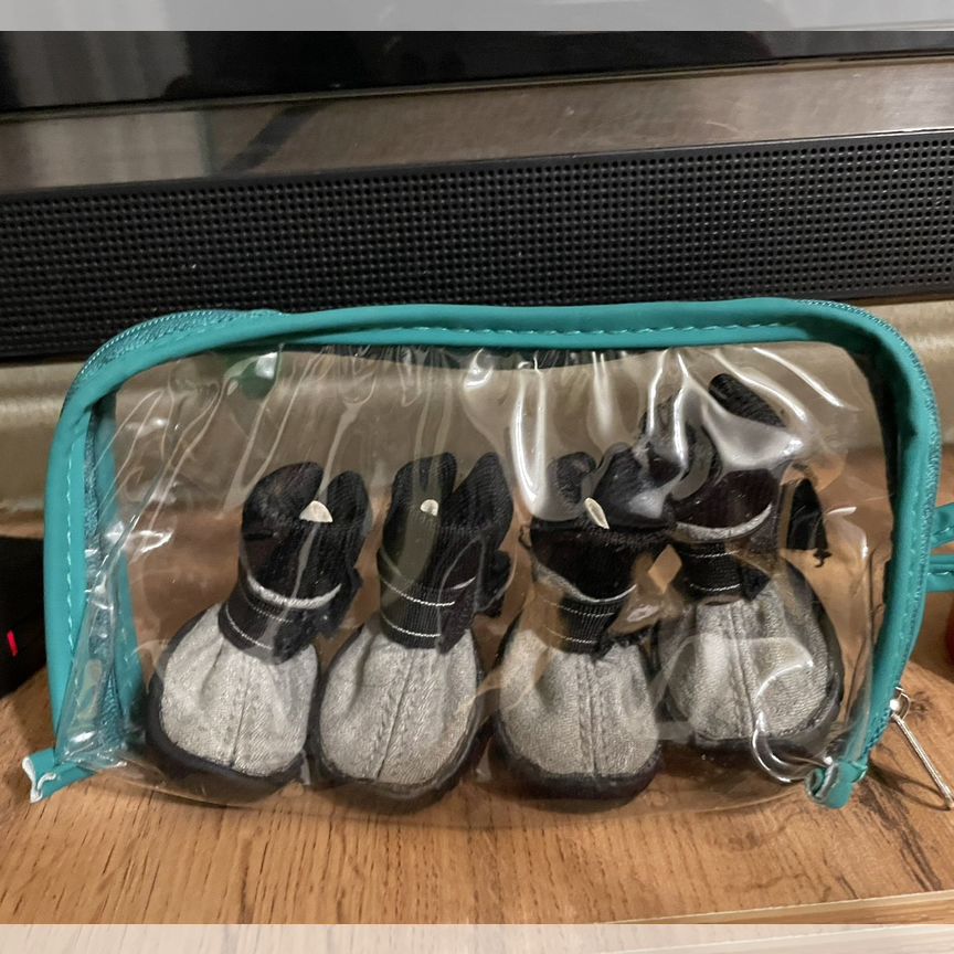 Обувь для маленьких собак