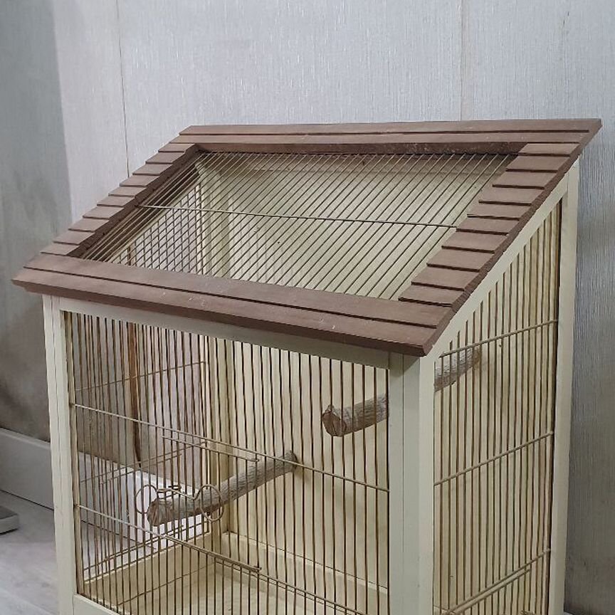 Клетка для птиц из дерева