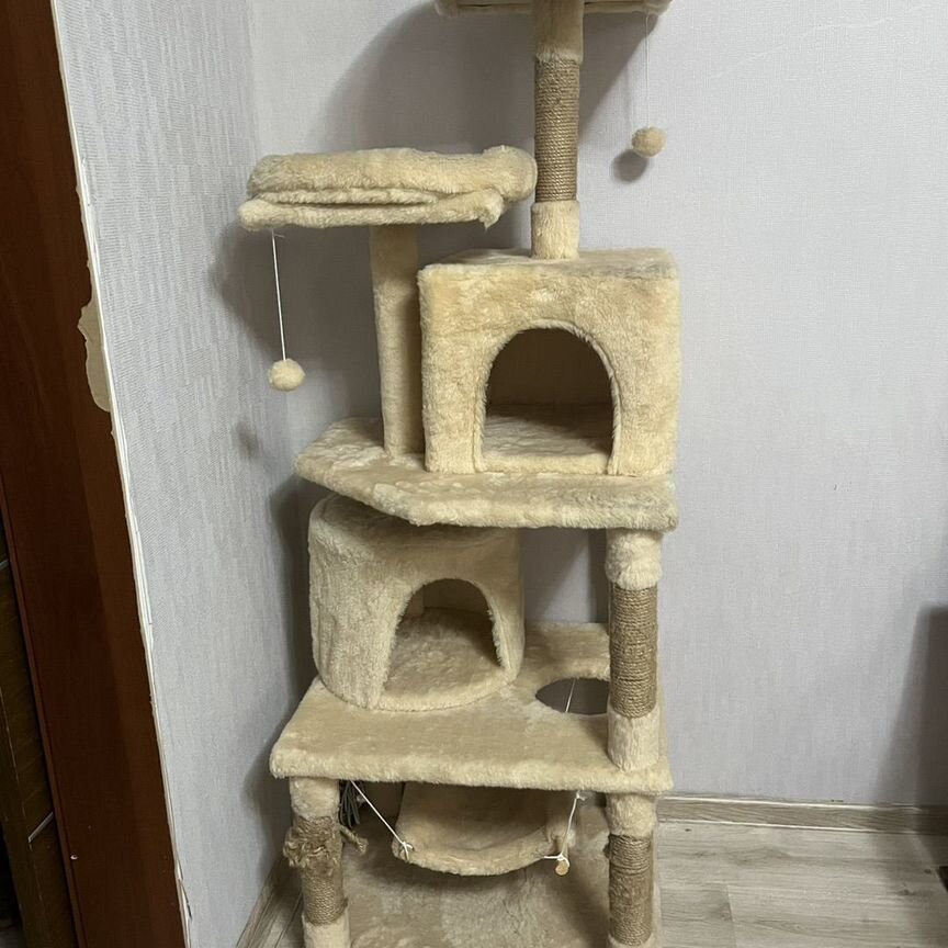 Домик для кошки с когтеточками и гамаком