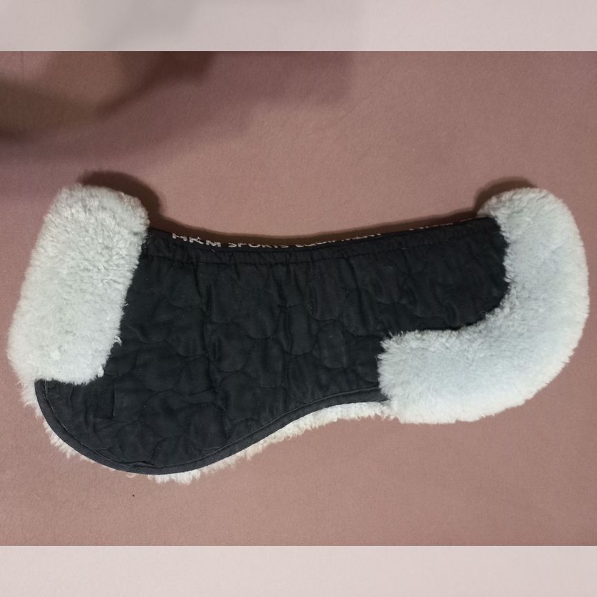 Меховушка под седло