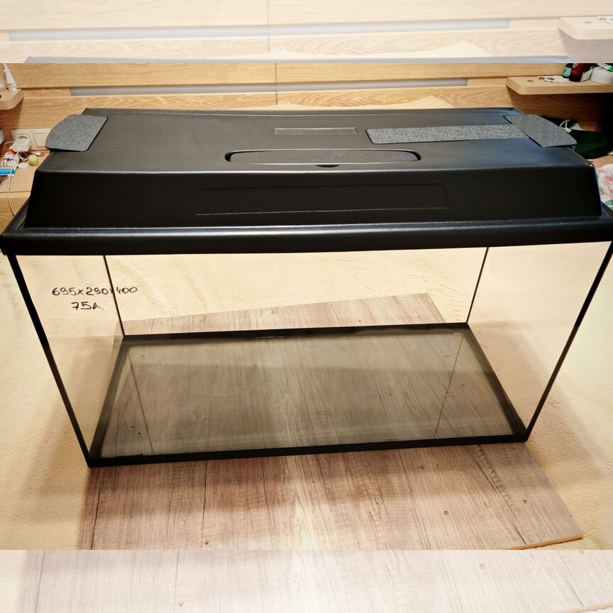 Аквариум с крышкой