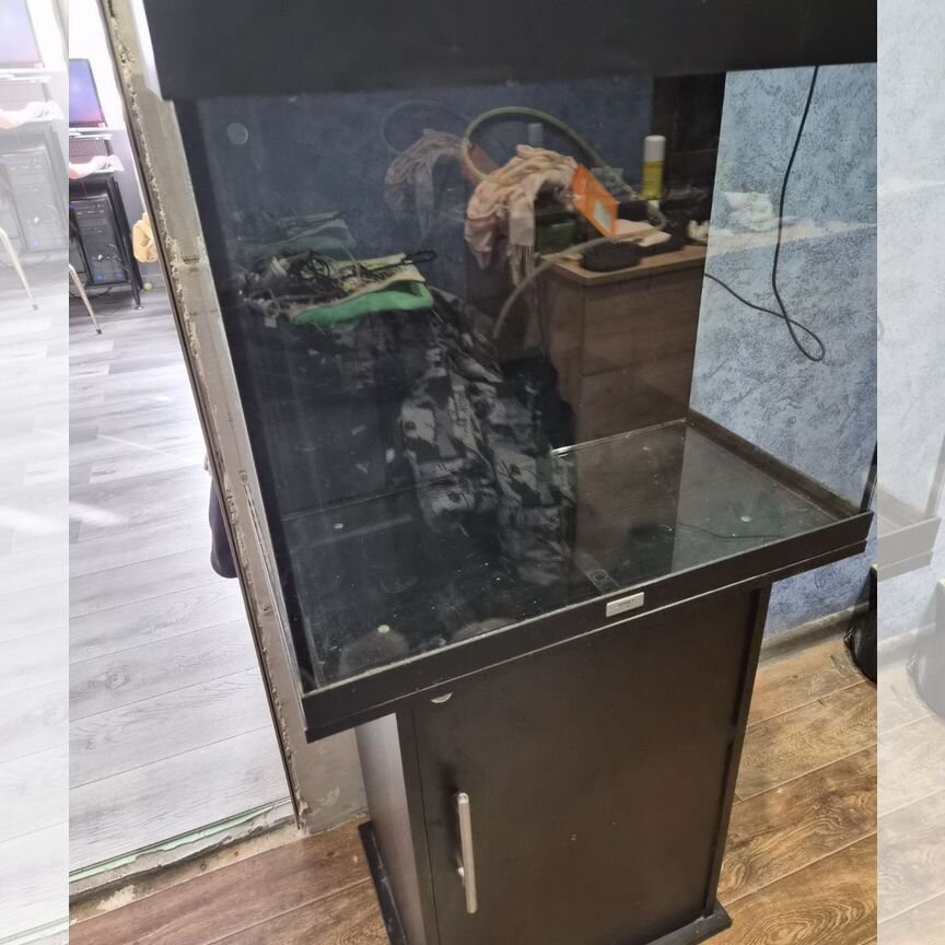 Аквариум с тумбой 100л