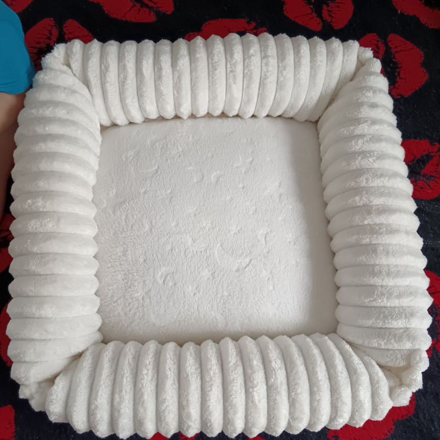 Лежанка для собак и кошек