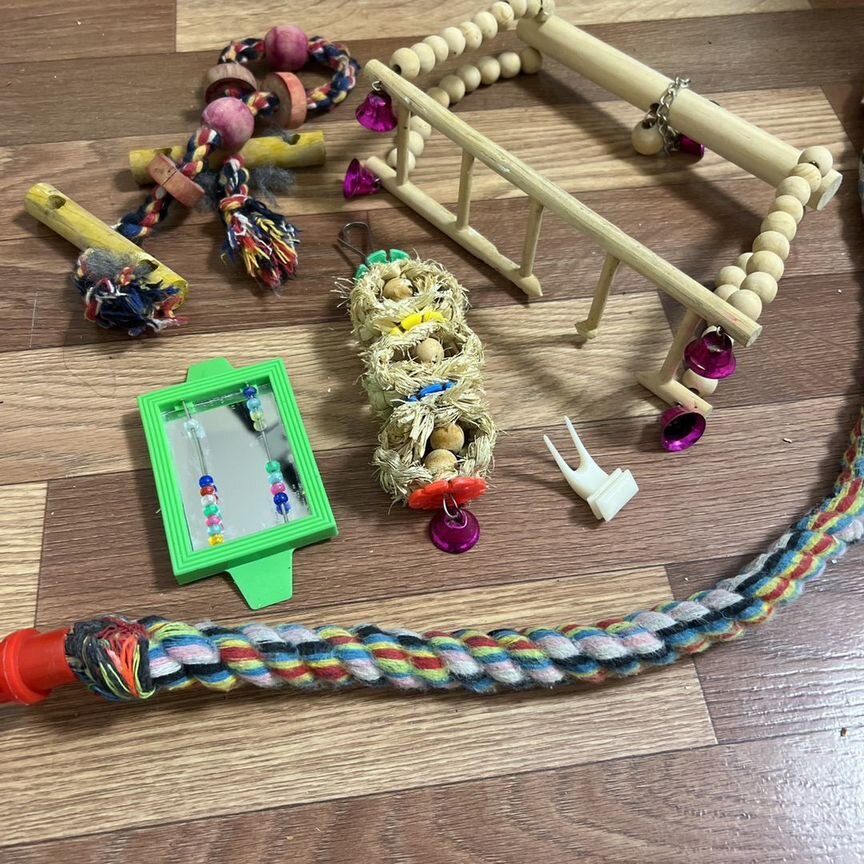 Игрушки для попугаев