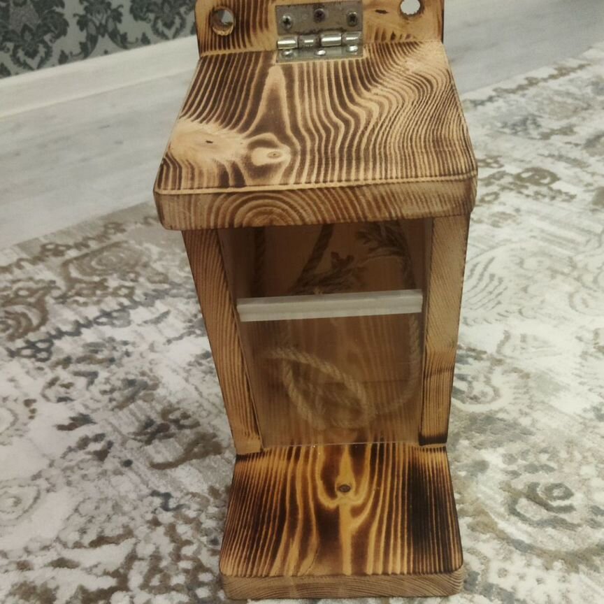 Кормушка для птиц и белок