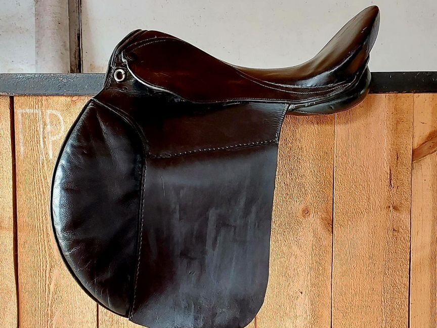 Седло для лошади универсальное