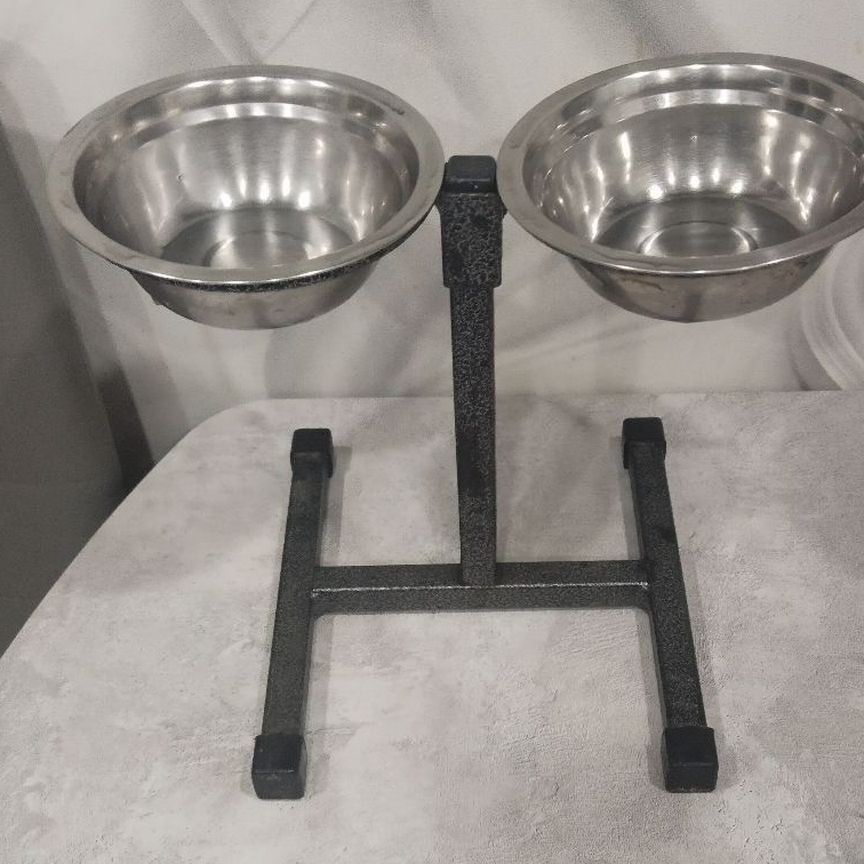 Подставка для кормления собак