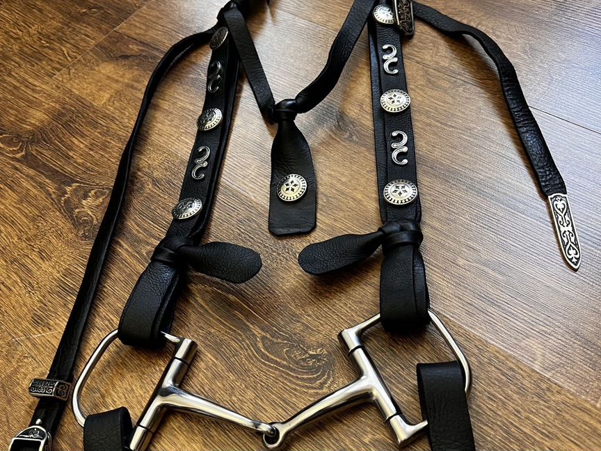 Уздечки и тп. Конная Аммуниция. Ручная работа