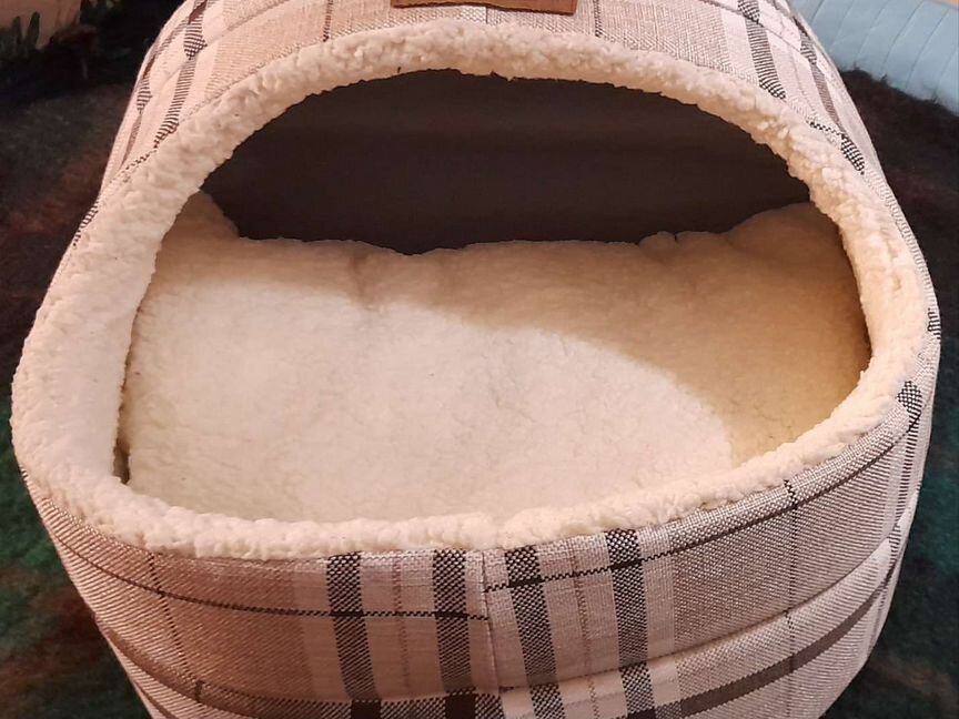 Дом-лежанка для кошки или собачки