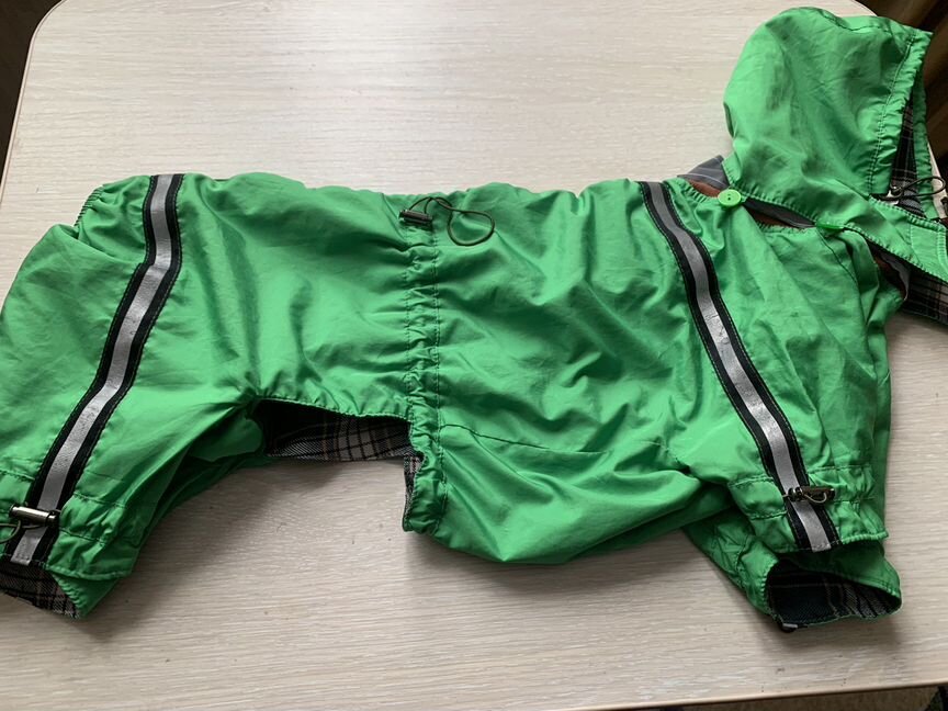 Комбинезон и теплая куртка для таксы