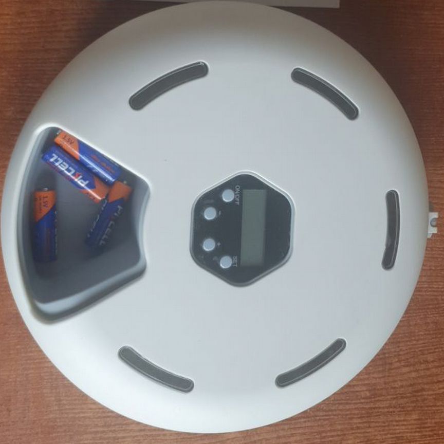 Автоматическая кормушка для животных