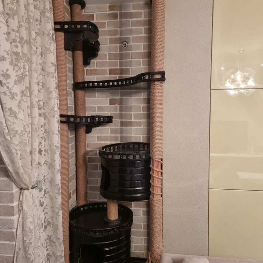 Кошачий домик с когтеточкой высокий