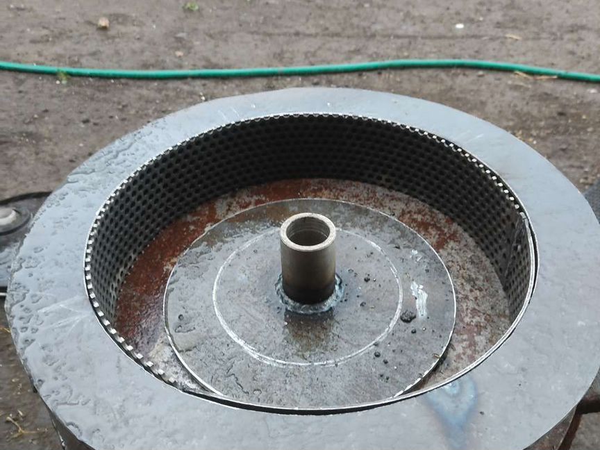 Зернодробилка пневматическая