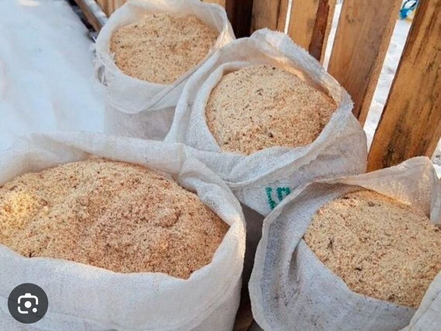 Опилки в мешках