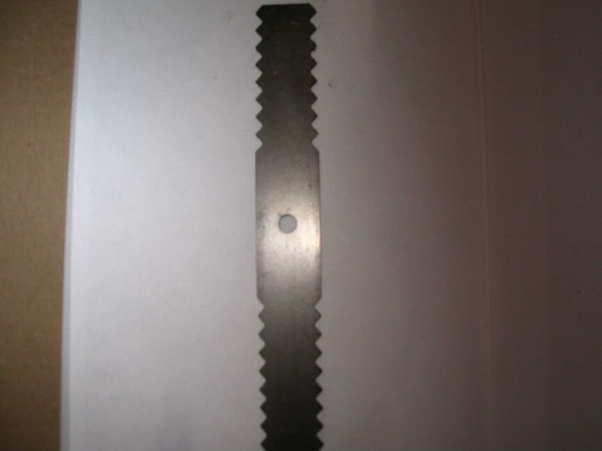 Нож зернодробилки фигурный, 23563