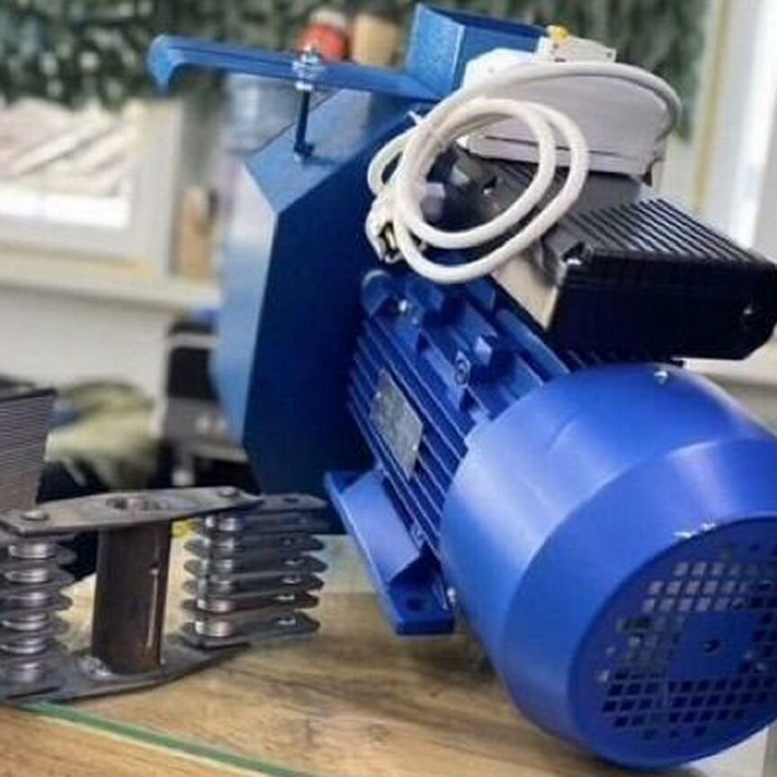 Зернодробилка 1600кг 3квт 220в