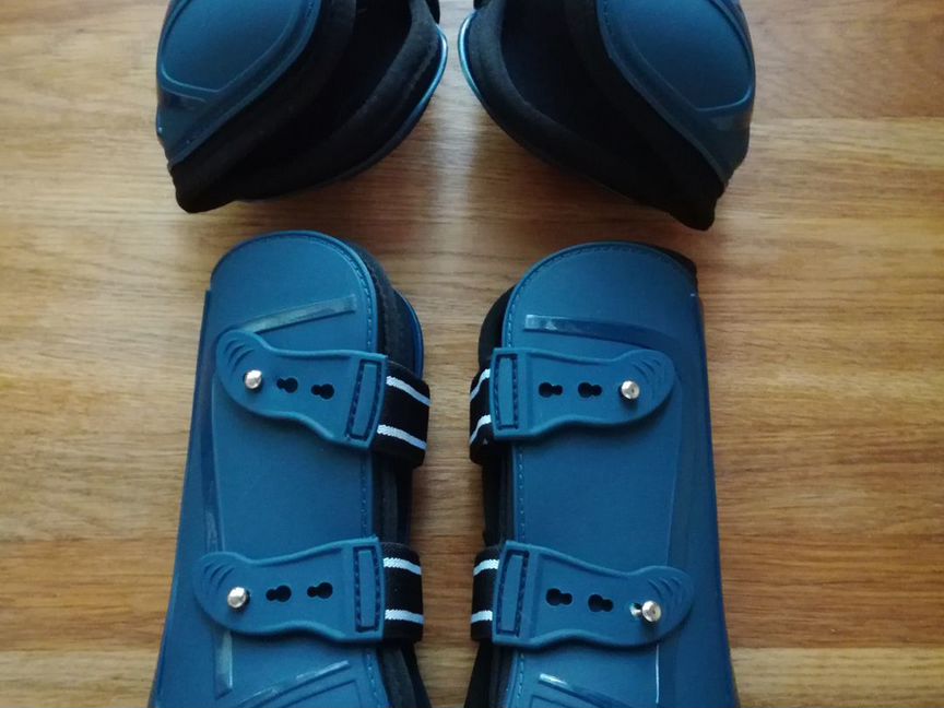 Ногавки на гвоздиках стан, золот.шпоры,маска,новое