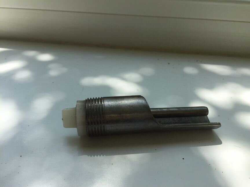 Поилка сосковая для свиней