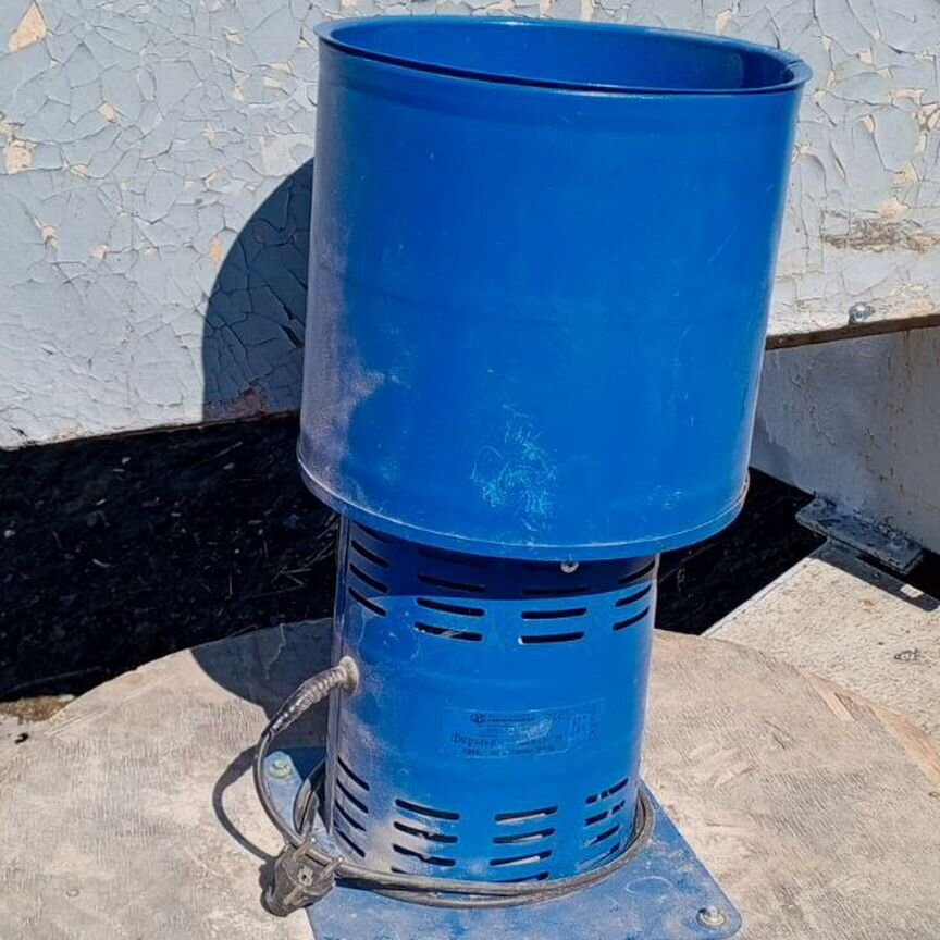 Зернодробилка бытовая