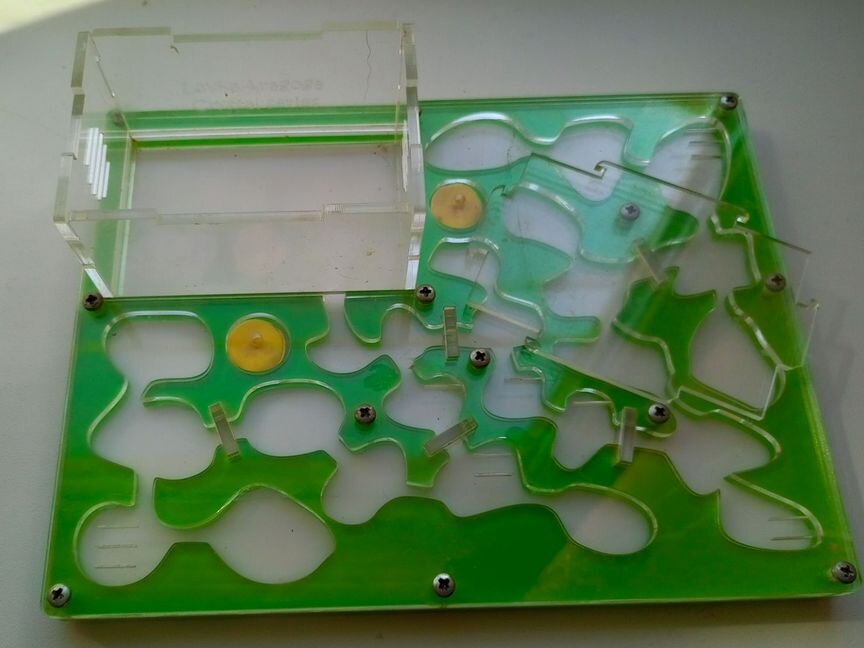 Муравьиная ферма без муравьев