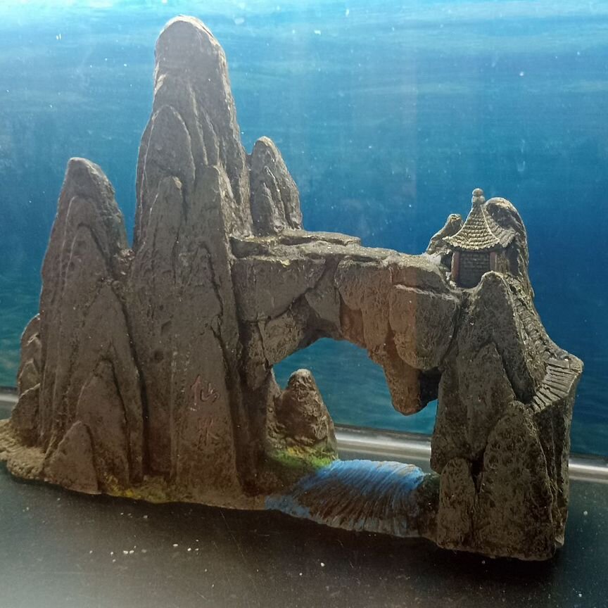 Декор в аквариум большой