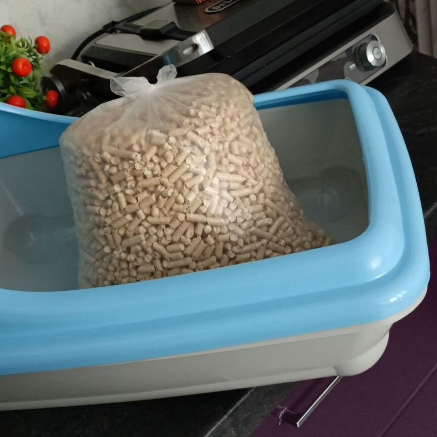 Горшок для животных. Новый. Наполнитель в подарок