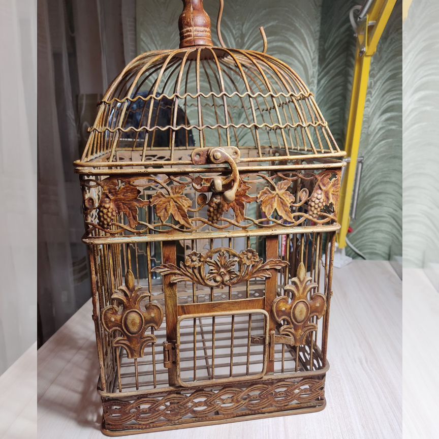 Декоративная клетка для птиц, золотая