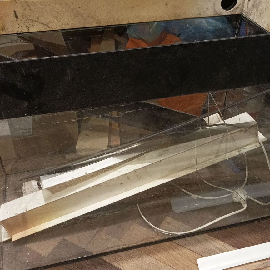 Аквариум, 40 литров с трещиной