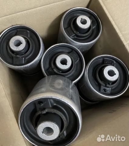 Сайлентблок нижних рычагов 4M0407183B купить в Москве с доставкой VAG ...