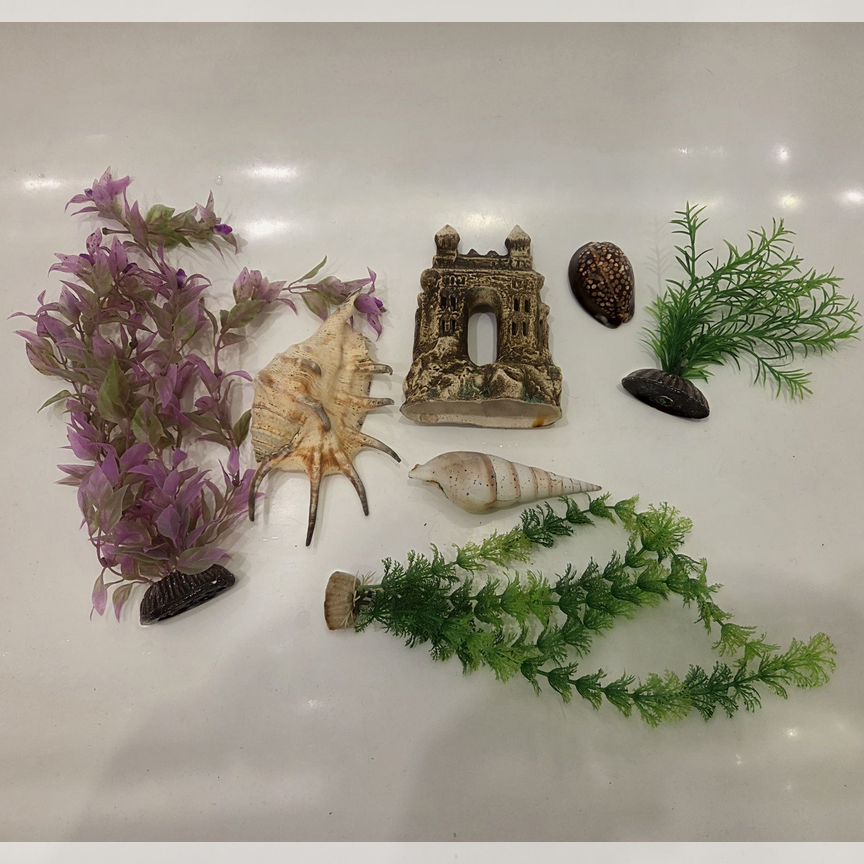 Замок, искусственные растения