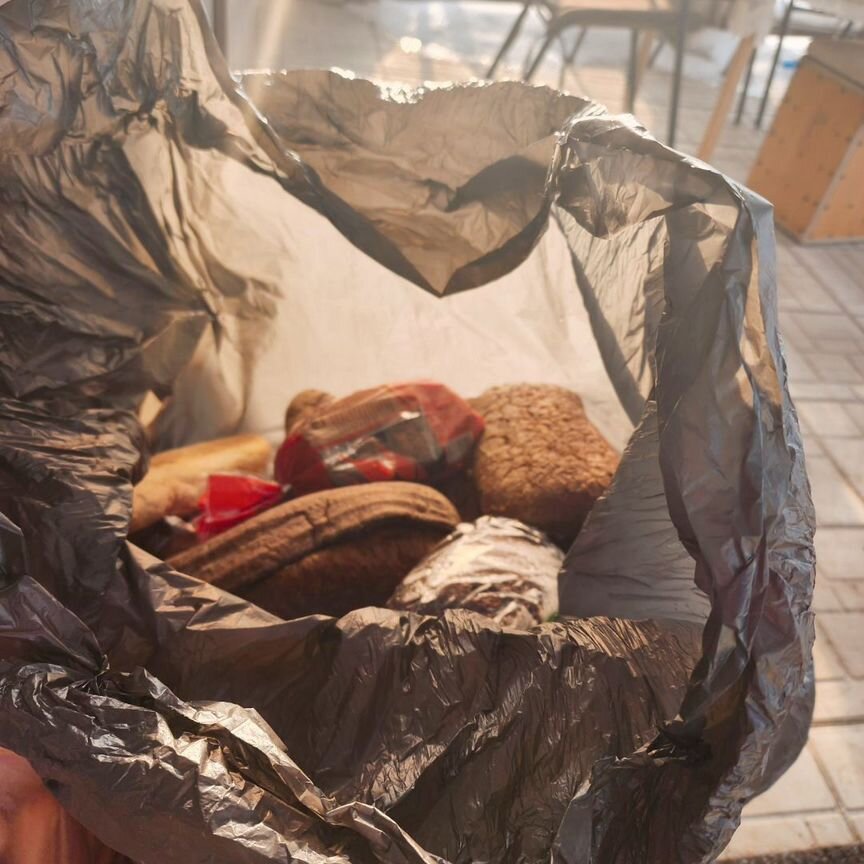 Корм животным, хлеб, молочка