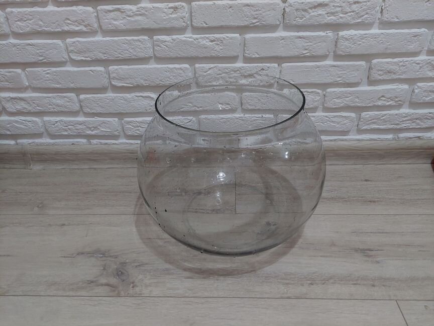 Аквариум с декоративным ботинком, грунтом