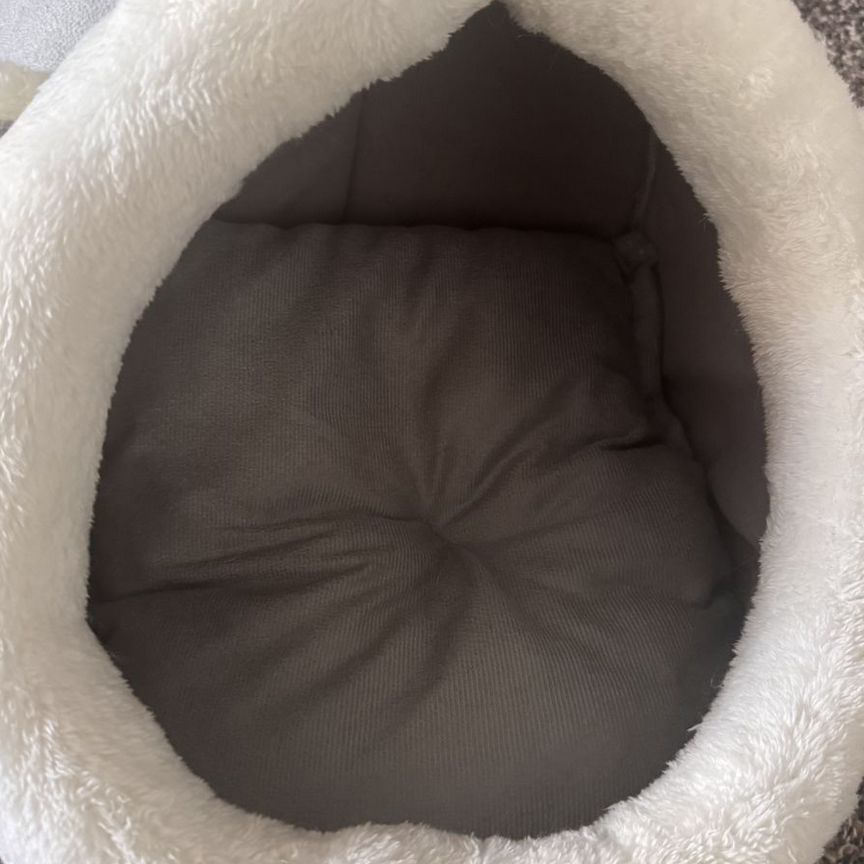 Лежанка для собак и кошек