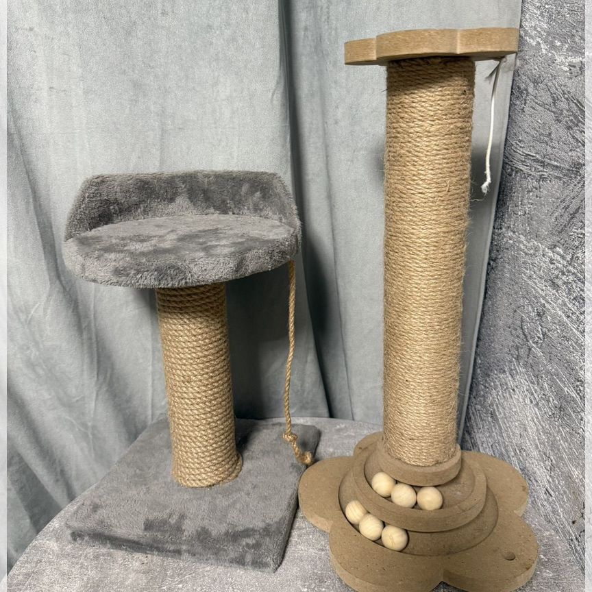 Когтеточка и игрушка для котенка