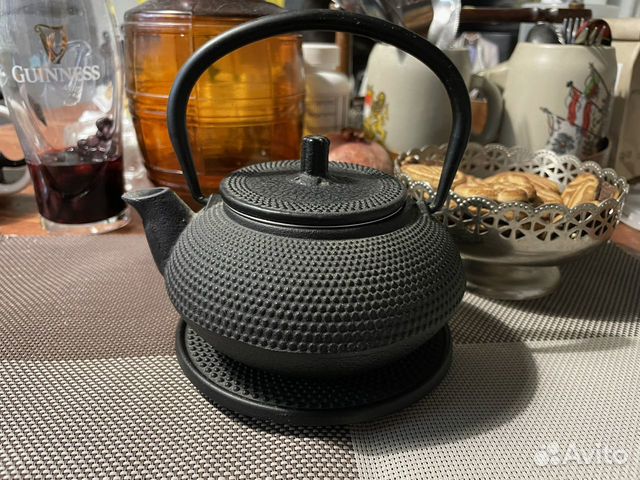 Заварочный чугунный чайник для пуэра с подставкой купить в Москве ...