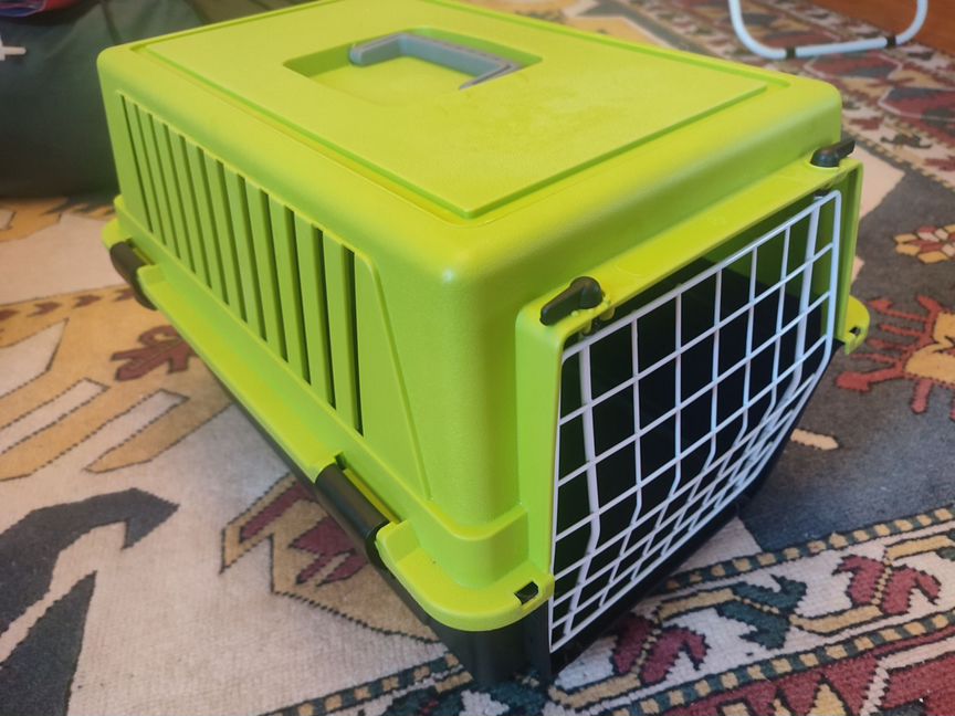 Переноска для кошек пластиковая