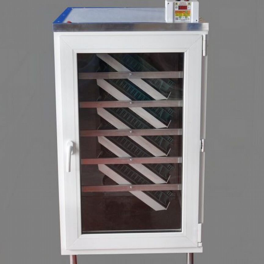 Продам инкубатор блиц база 520