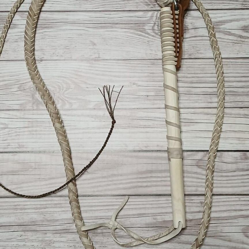 Кнут кожаный