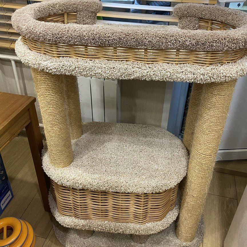 Стойка для кошки с когтеточкой и домиком