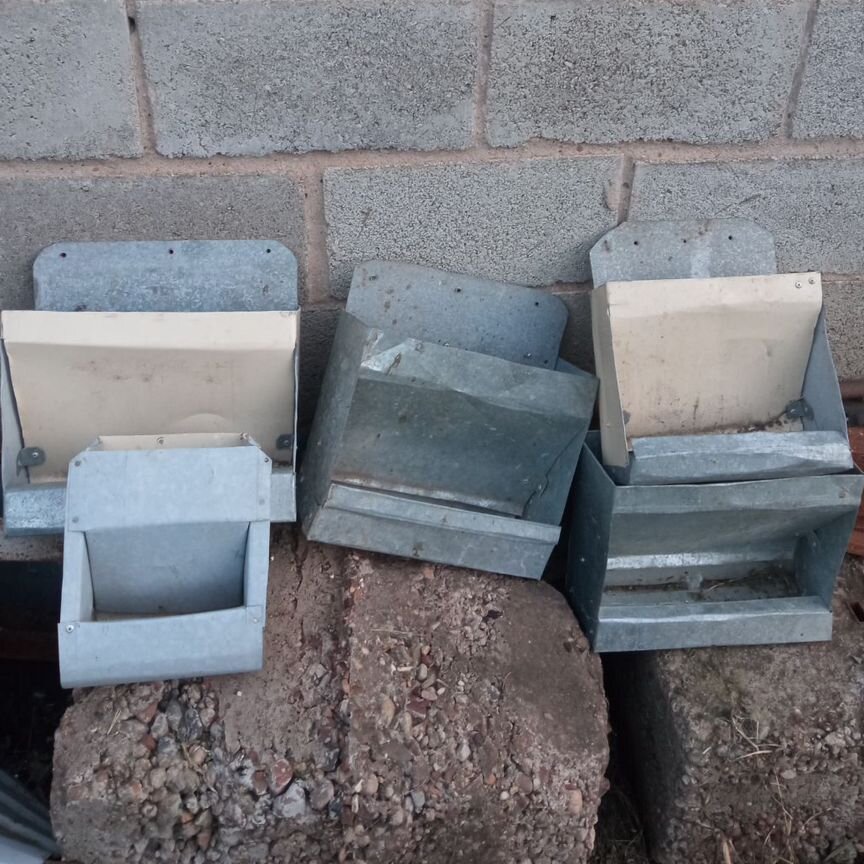 Кормушки бункерные для кроликов