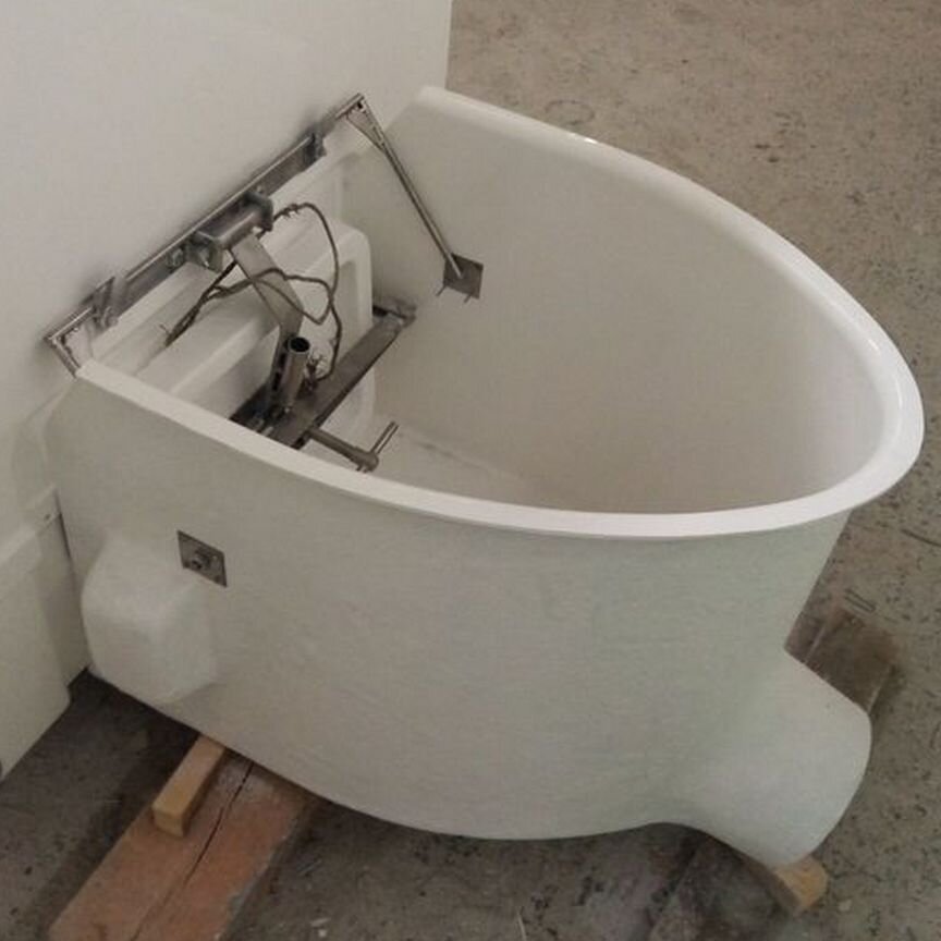 Слив овальный к живорыбным бакам