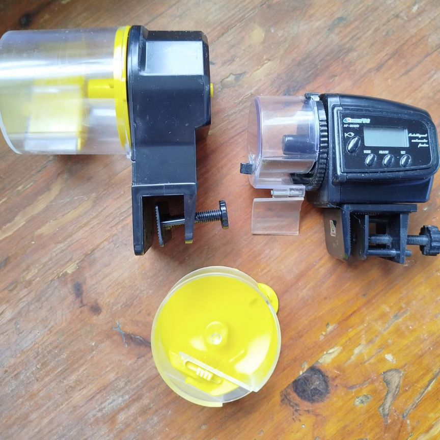 Автоматическая кормушка для аквариума