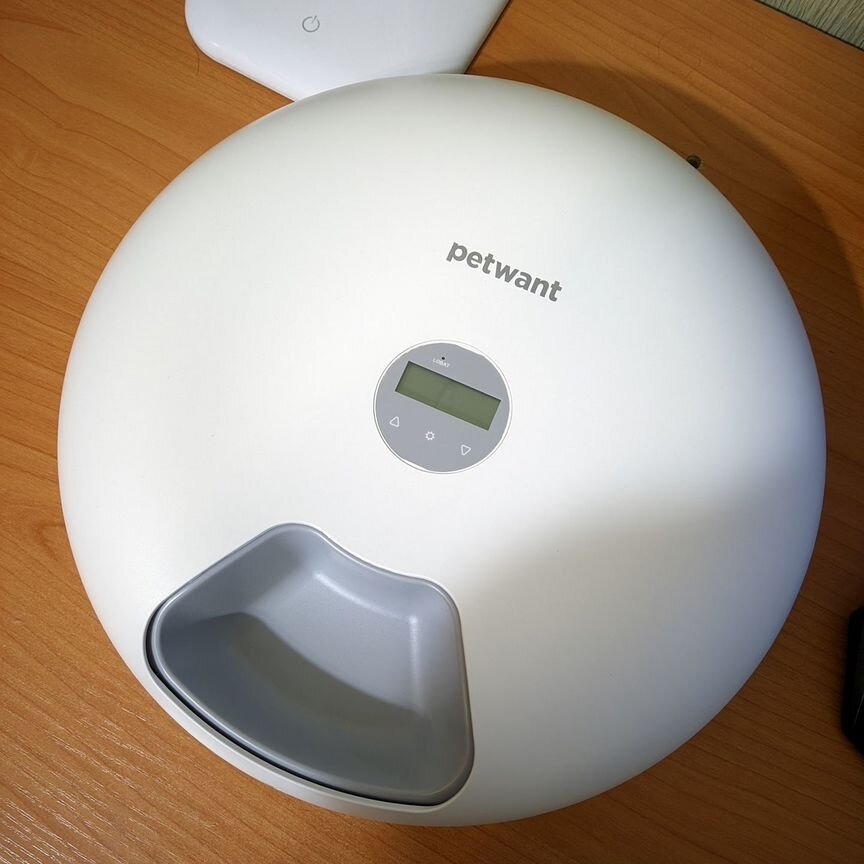 Автоматическая кормушка Petwant f6